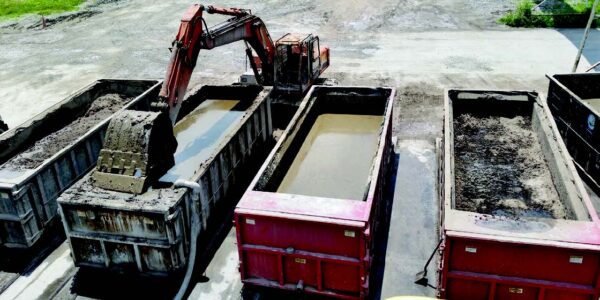 Vacuum Boxes | Roll Off Containers